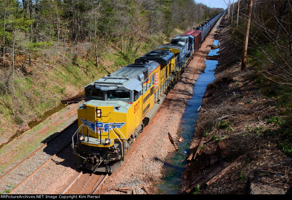UP 8717 CSX Train K140 Crude Oil Loads